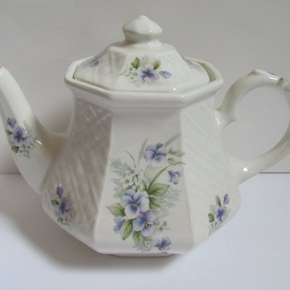 Windsor | Kitchen | Vintage Sadler England Windsor Lattice Teapot With ...